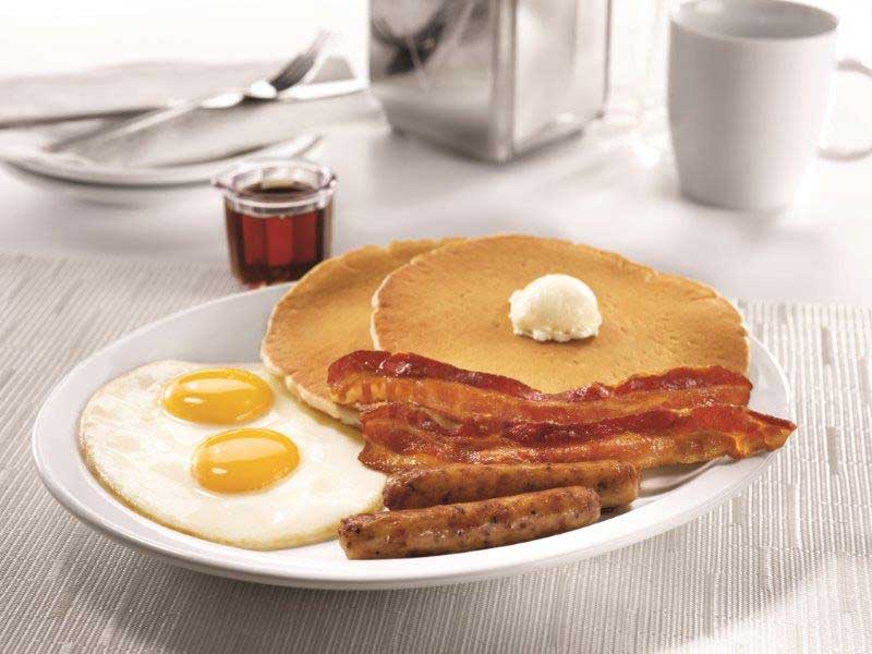 Denny's Restaurant Niagara Falls - Howard Johnson Plaza by Wyndham by ...